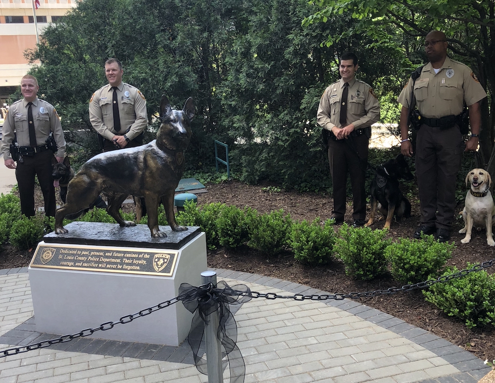 Honoring Police Dogs, Sculpture Setting - J.V. Seibel & Sons